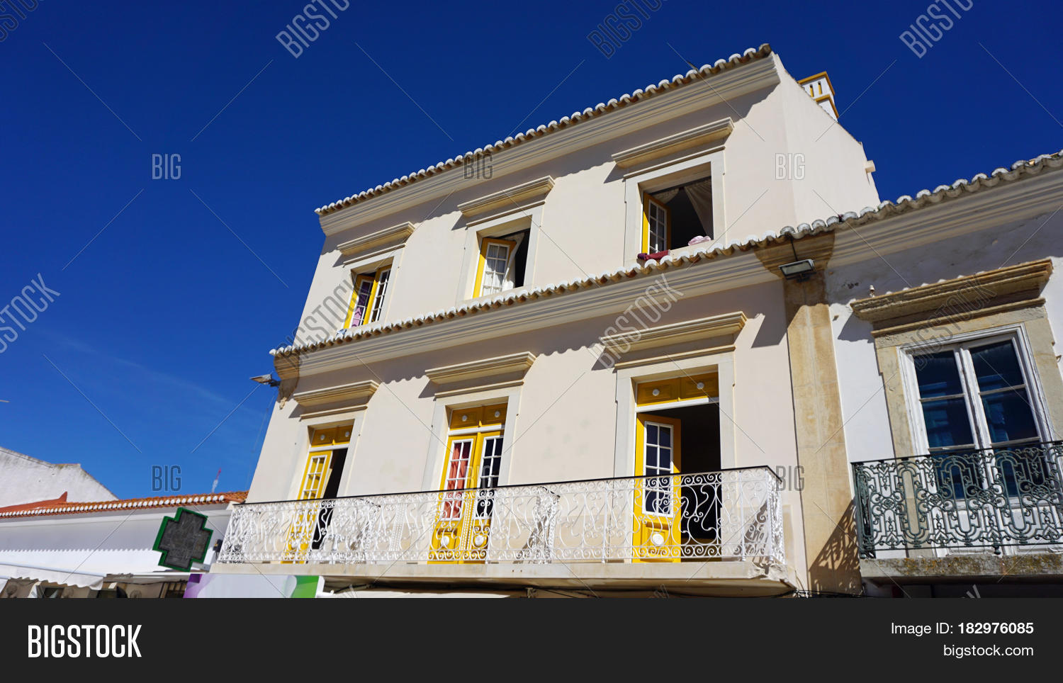 Albufeira Houses Image & Photo (Free Trial) | Bigstock