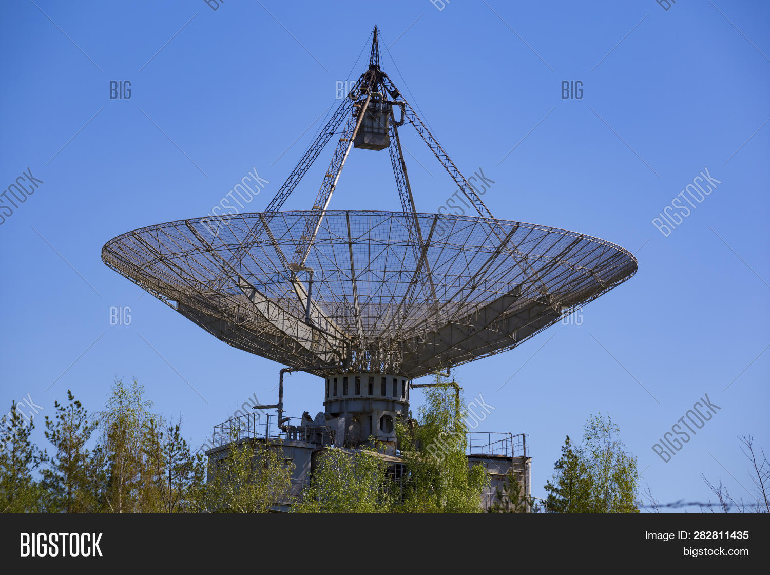Large Phased Array Image & Photo (Free Trial) | Bigstock