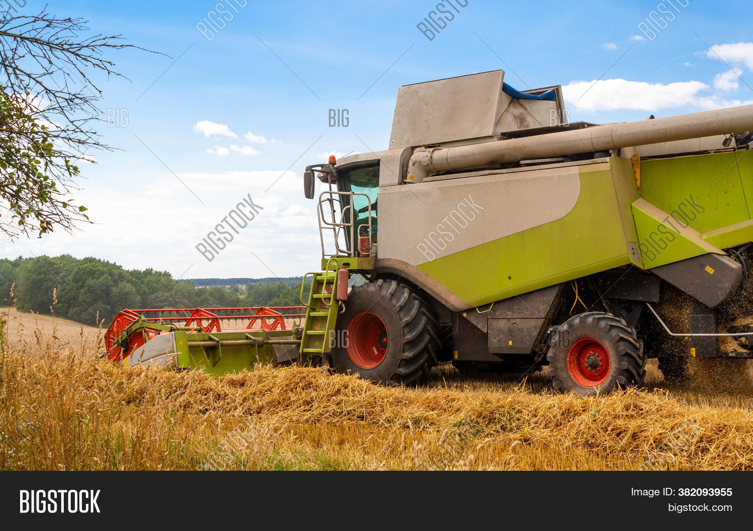 Combine Harvester Image & Photo (Free Trial) | Bigstock