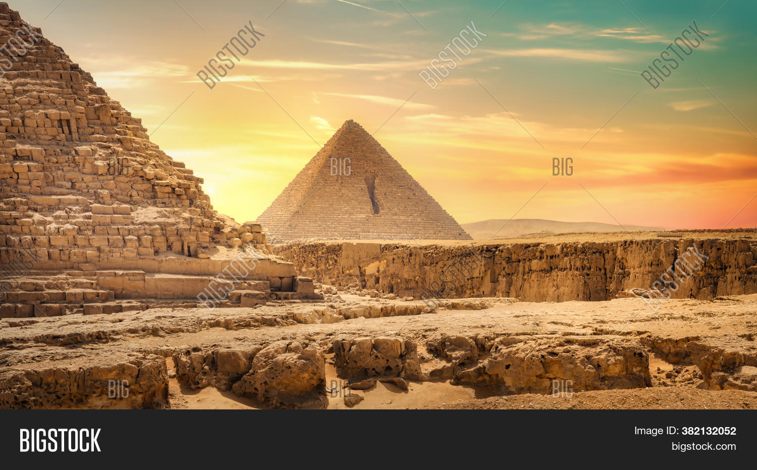 Egyptian Pyramid Sand Image & Photo (Free Trial) | Bigstock