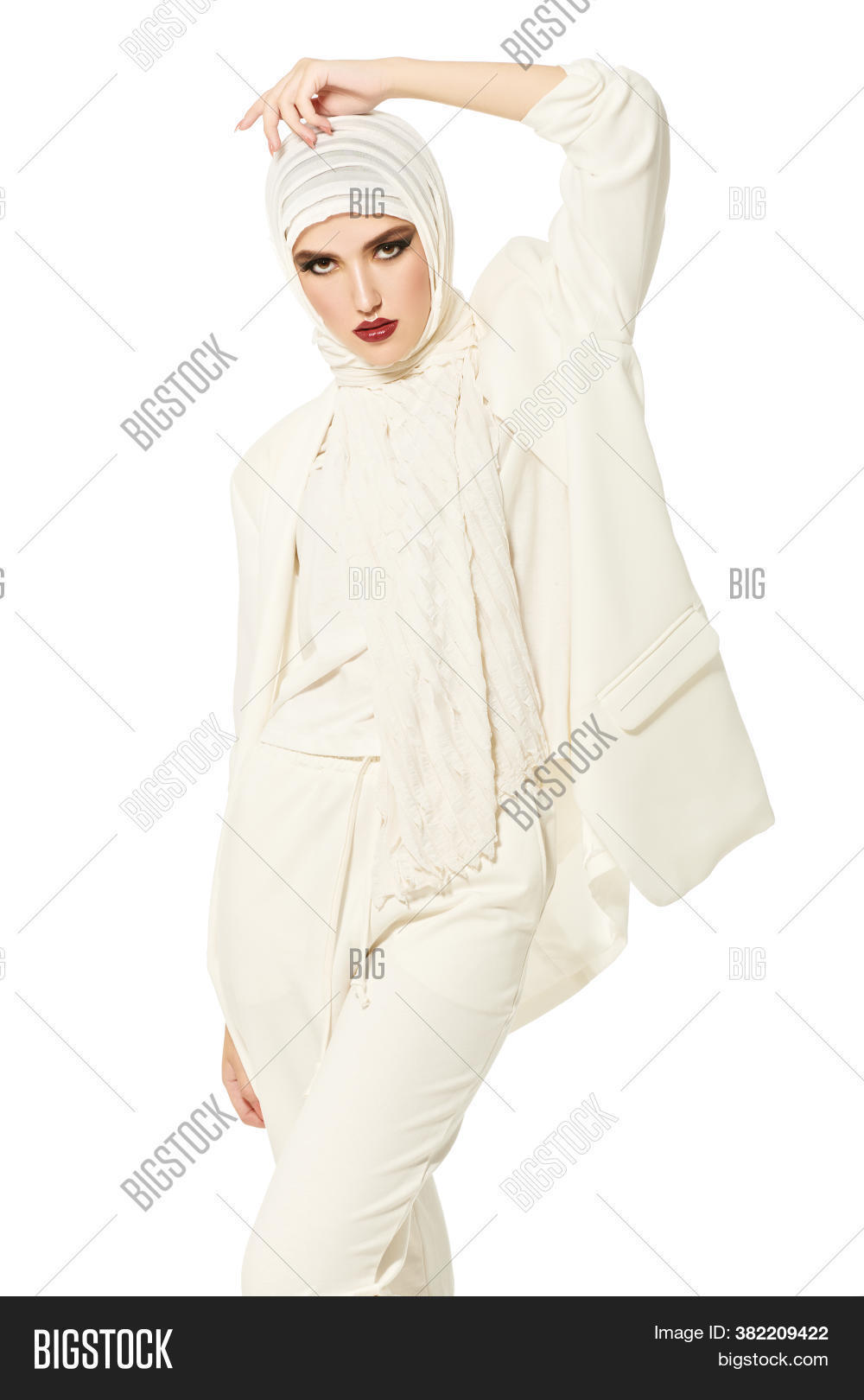 Modern Muslim Women Fashion
