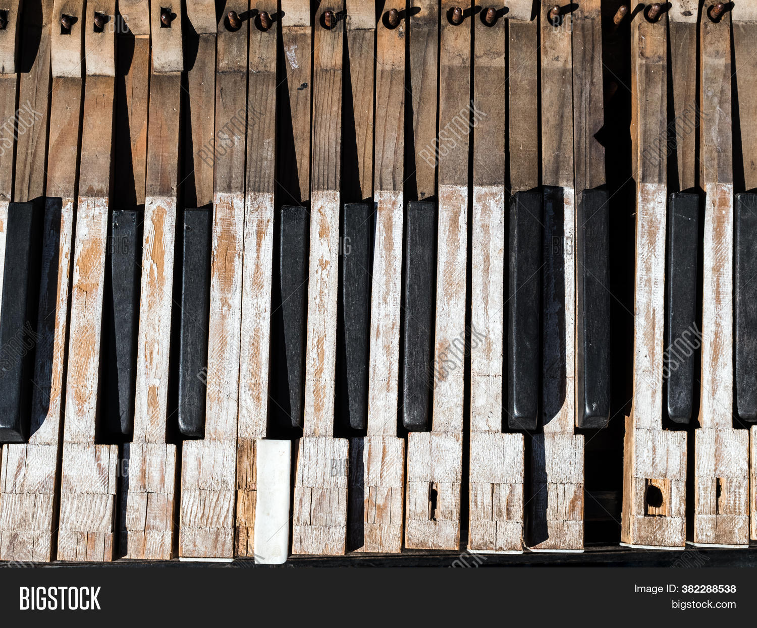 Broken Keys Old Piano Image & Photo (Free Trial) | Bigstock