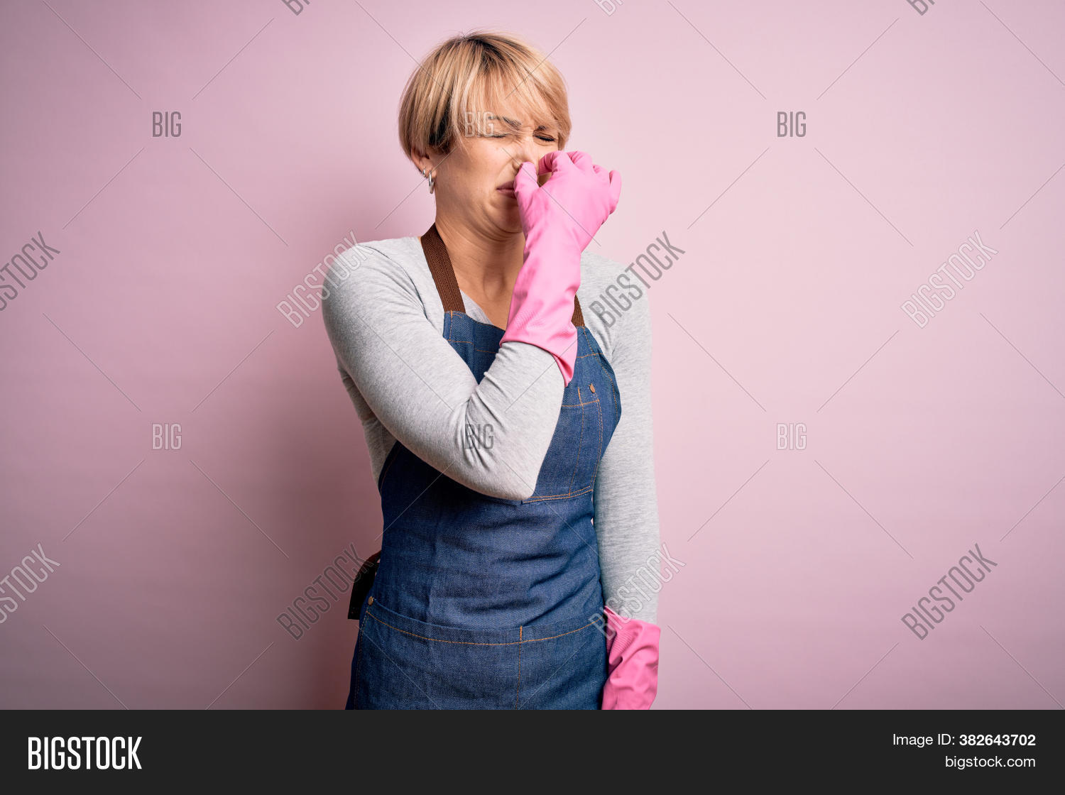 Young Blonde Cleaner Image & Photo (Free Trial) | Bigstock
