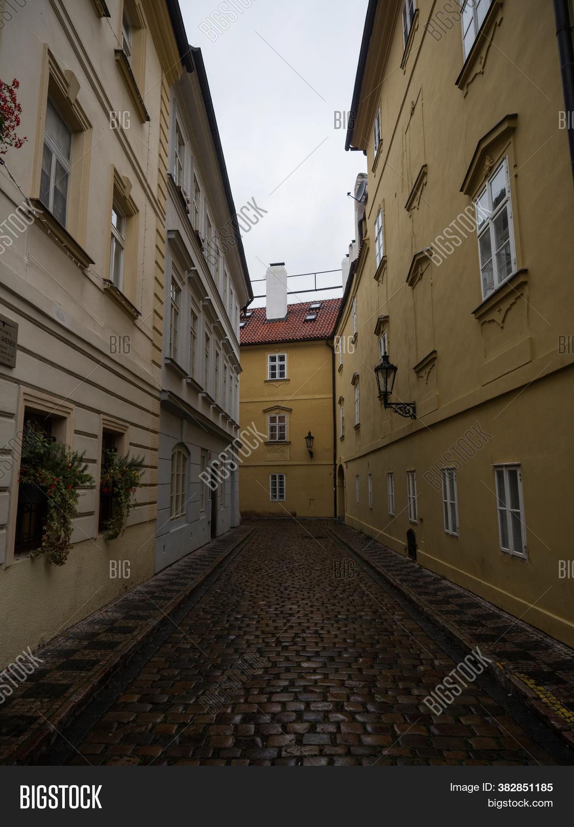 Narrow Alley Old Town Image & Photo (Free Trial) | Bigstock