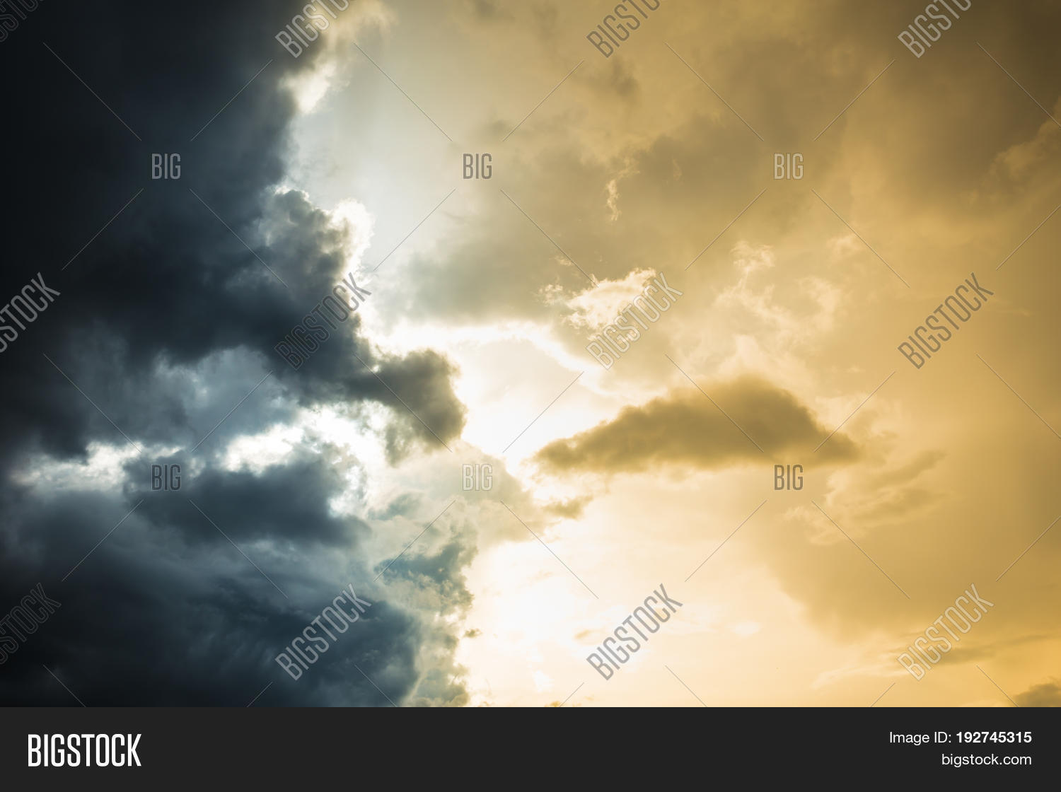 Imagen y foto Two Colors Sky Day (prueba gratis) | Bigstock