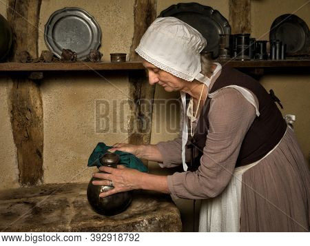 Woman Dressed Medieval Image & Photo (Free Trial) | Bigstock