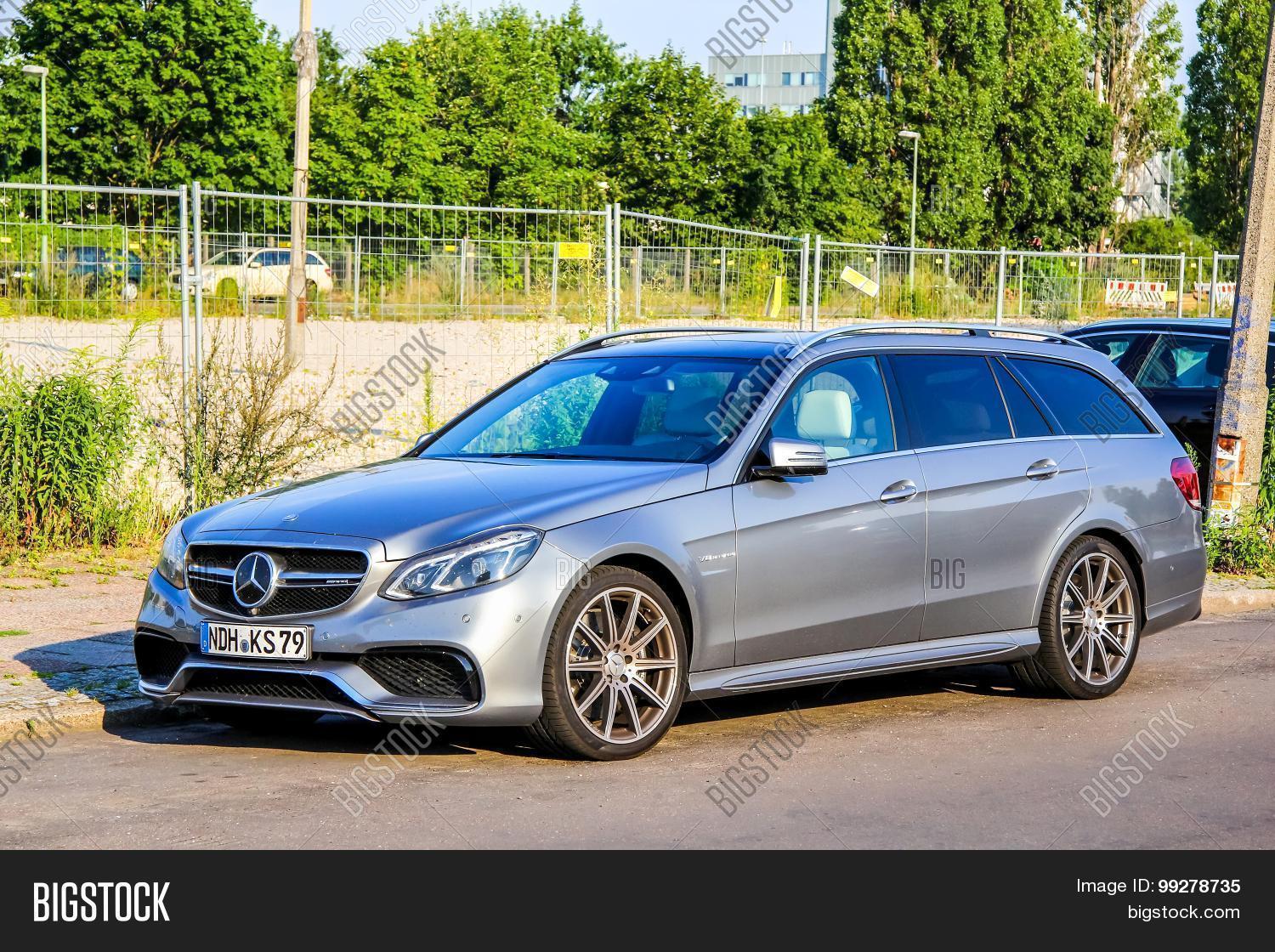 Mercedes-benz S212 E- Image & Photo (Free Trial) | Bigstock
