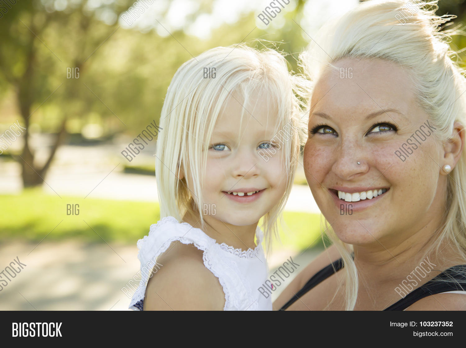 Imagen y foto Cute Little Girl (prueba gratis) | Bigstock