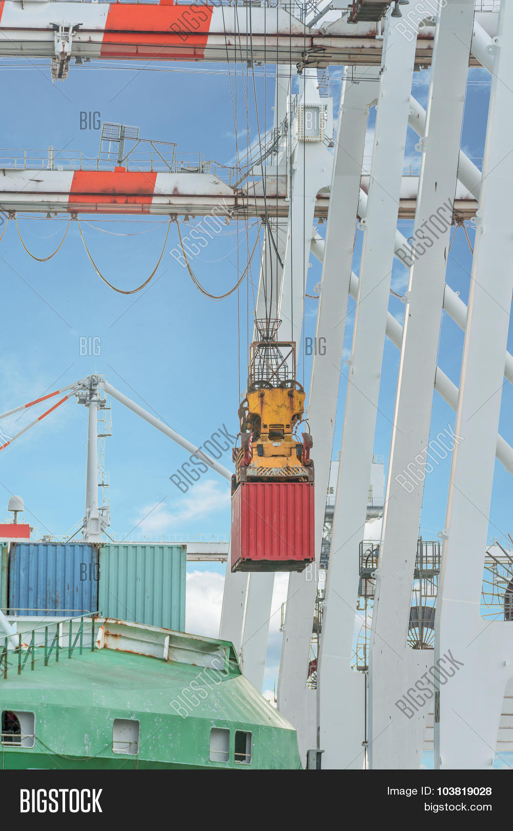 Container Operation Image & Photo (Free Trial) | Bigstock