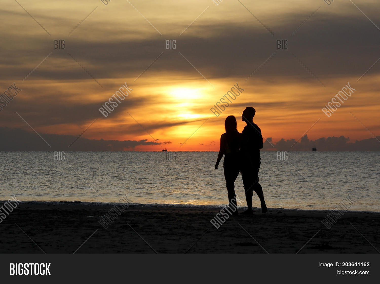 Silhouette Couple Image & Photo (Free Trial) | Bigstock