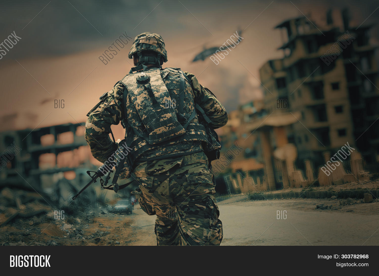 Soldier Running Image & Photo (Free Trial) | Bigstock
