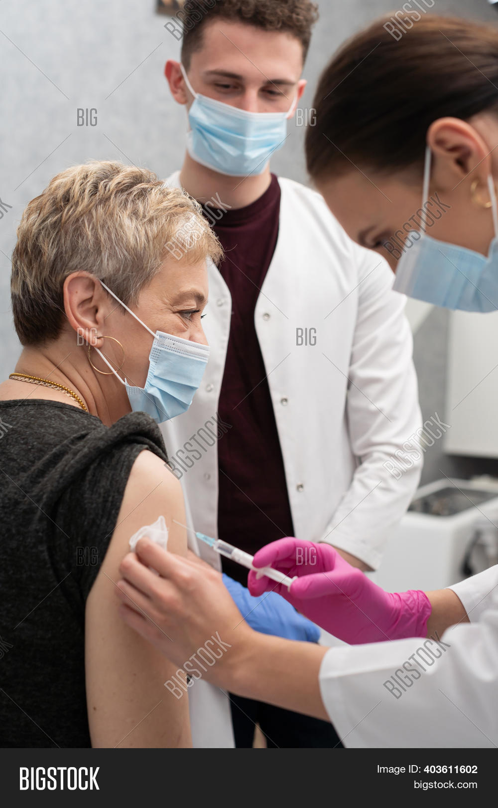 Young Nurse Injects Image & Photo (Free Trial) | Bigstock