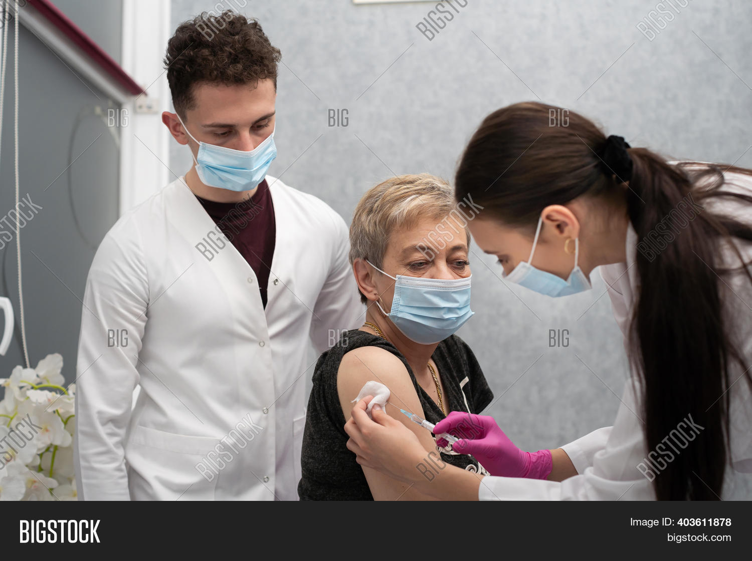 Young Nurse Injects Image & Photo (Free Trial) | Bigstock