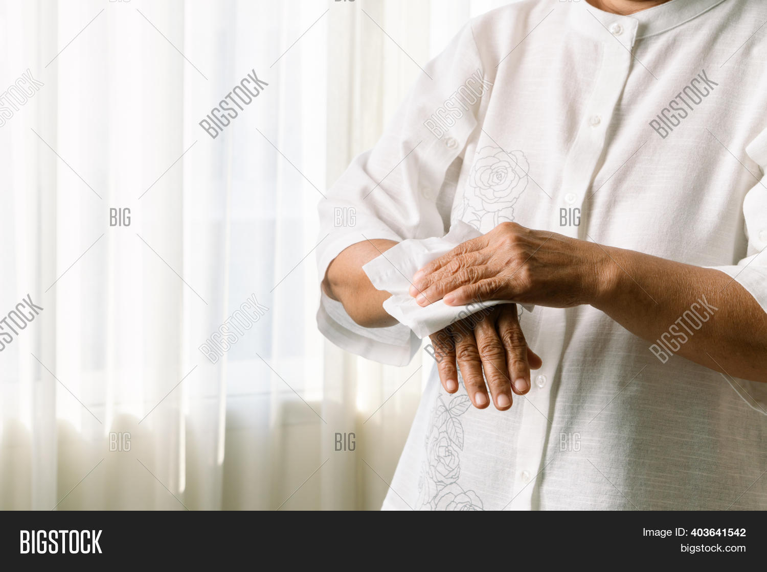 Senior Woman Cleaning Image & Photo (Free Trial) | Bigstock
