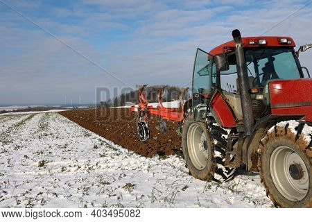 Tractor Images, Illustrations & Vectors (Free) - Bigstock