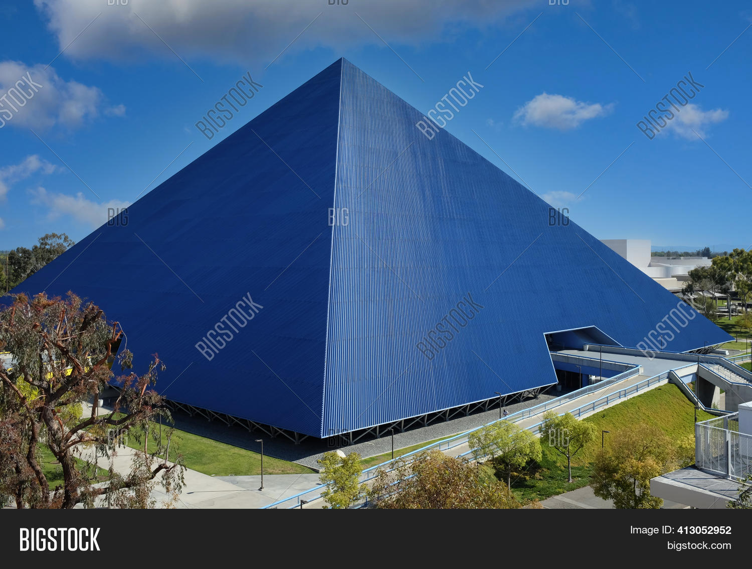 LONG BEACH, CALIFORNIA Image & Photo (Free Trial) | Bigstock