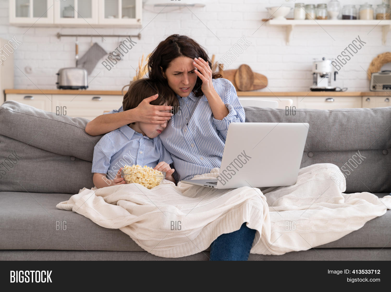 Frightened Mom Little Image & Photo (Free Trial) | Bigstock