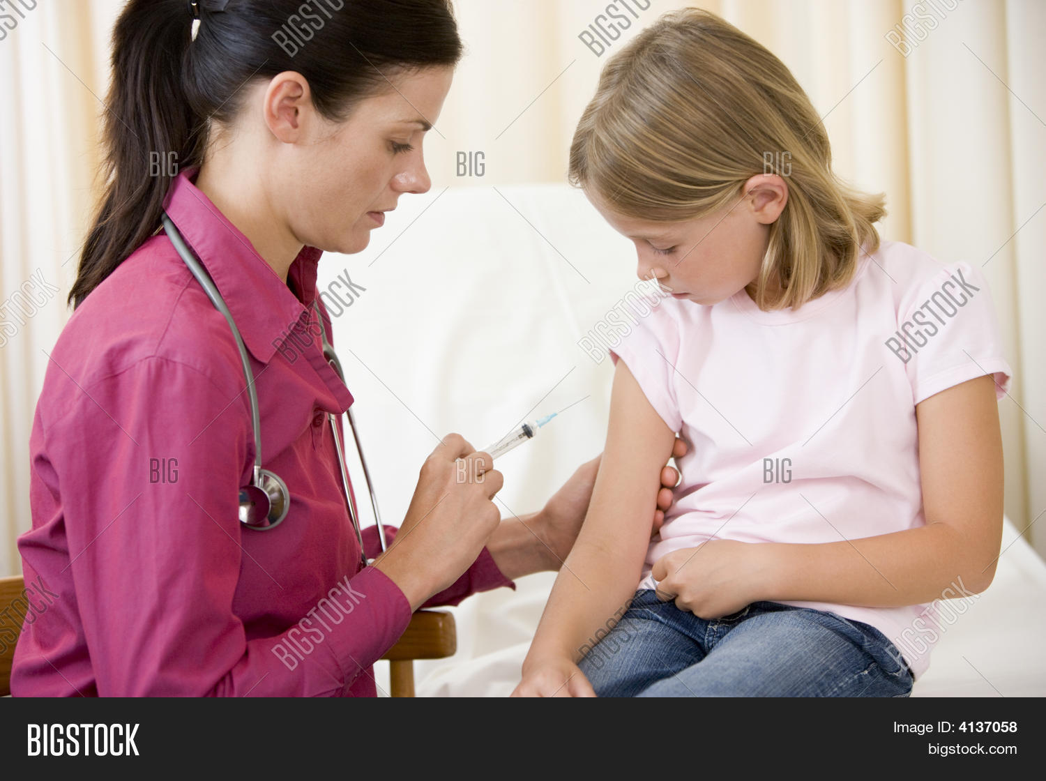 Doctor Giving Needle Image & Photo (Free Trial) | Bigstock
