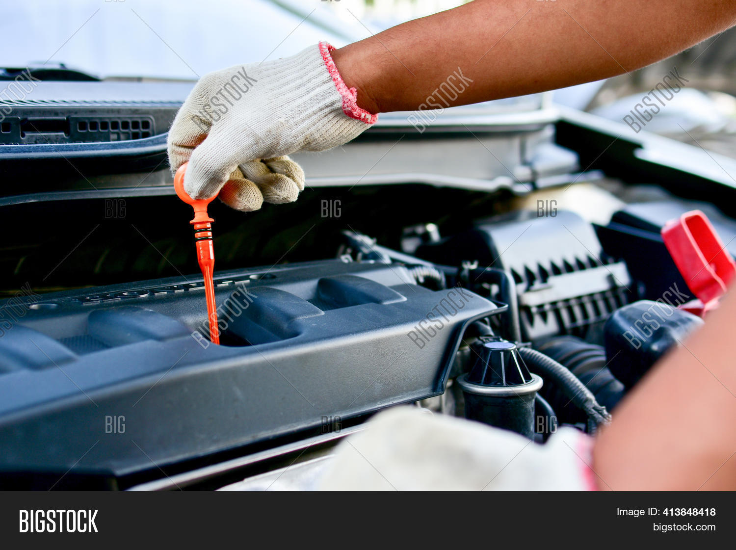 Mechanic Pulled Engine Image & Photo (Free Trial) | Bigstock