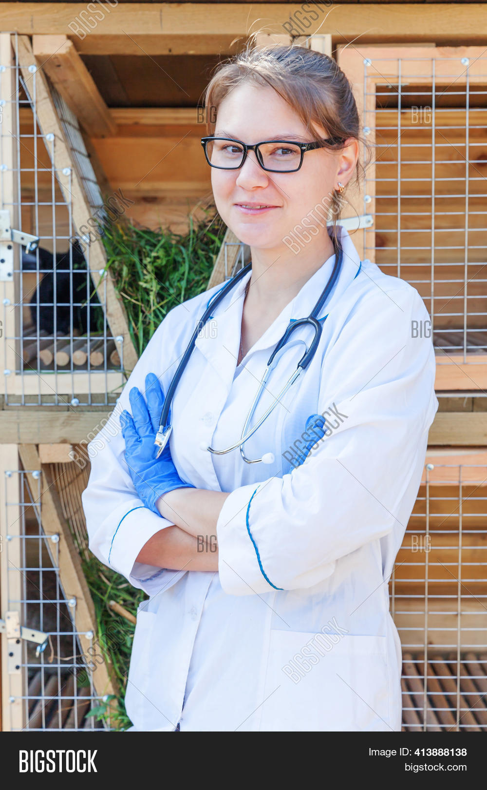 Veterinarian Woman Image & Photo (Free Trial) | Bigstock