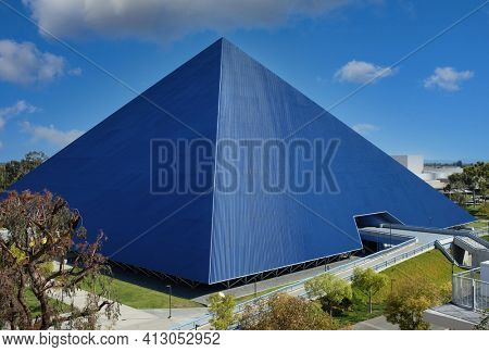 LONG BEACH, CALIFORNIA Image & Photo (Free Trial) | Bigstock