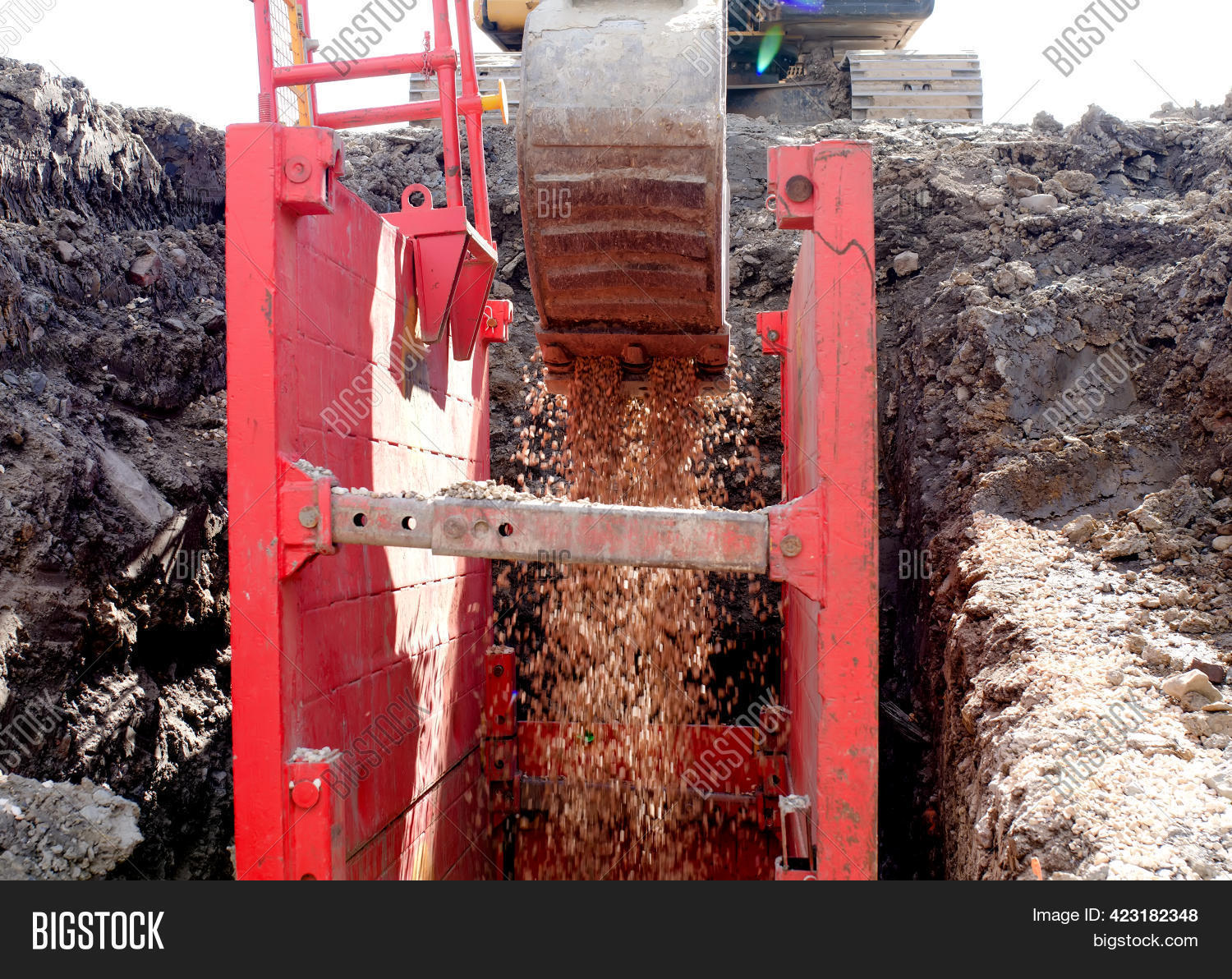 Excavator Filling Dip Image & Photo (Free Trial) | Bigstock