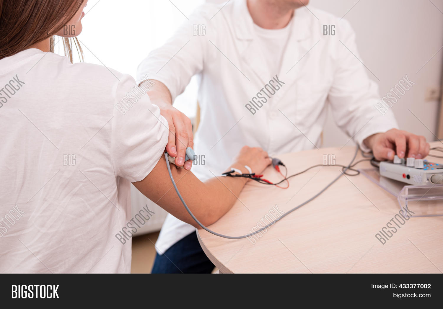 Patient Nerves Testing Image & Photo (Free Trial) | Bigstock