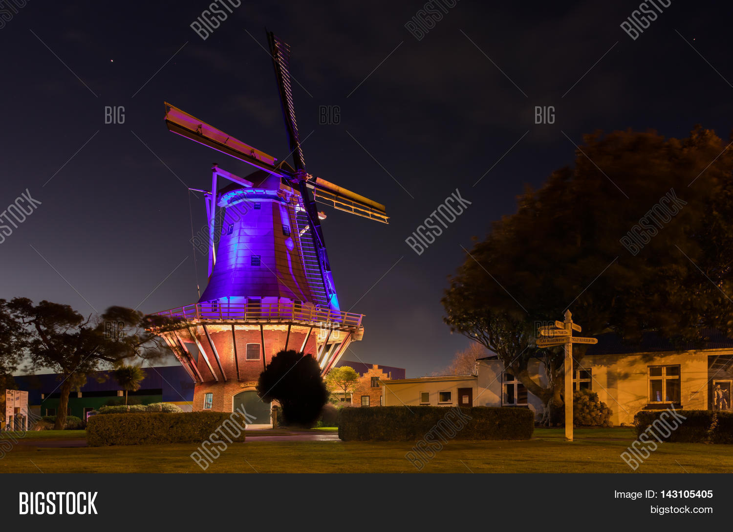 De Molen Windmill Image & Photo (Free Trial) | Bigstock