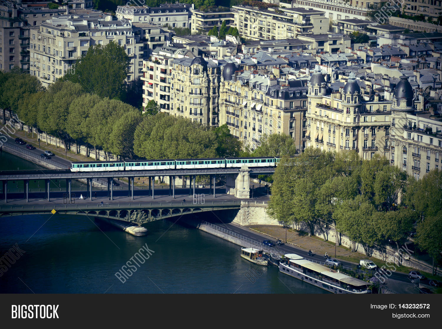 Metro Train Crossing Image & Photo (Free Trial) | Bigstock
