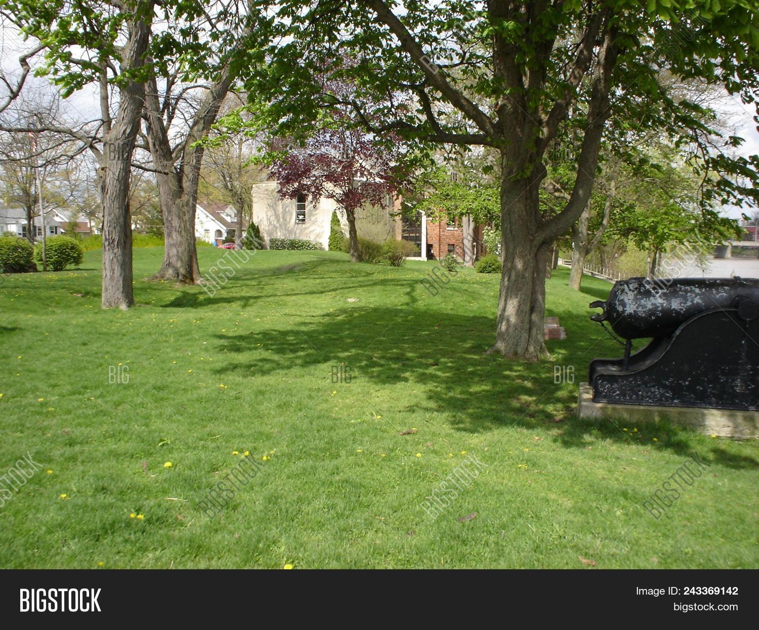 Old Fort Defiance Park Image & Photo (Free Trial) | Bigstock