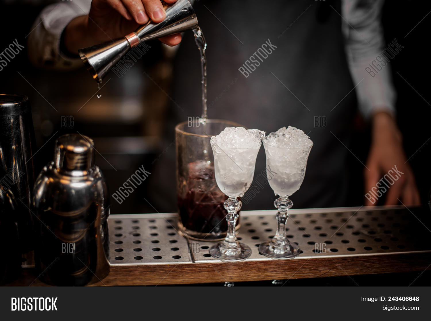 Bartender Pouring Image & Photo (Free Trial) | Bigstock