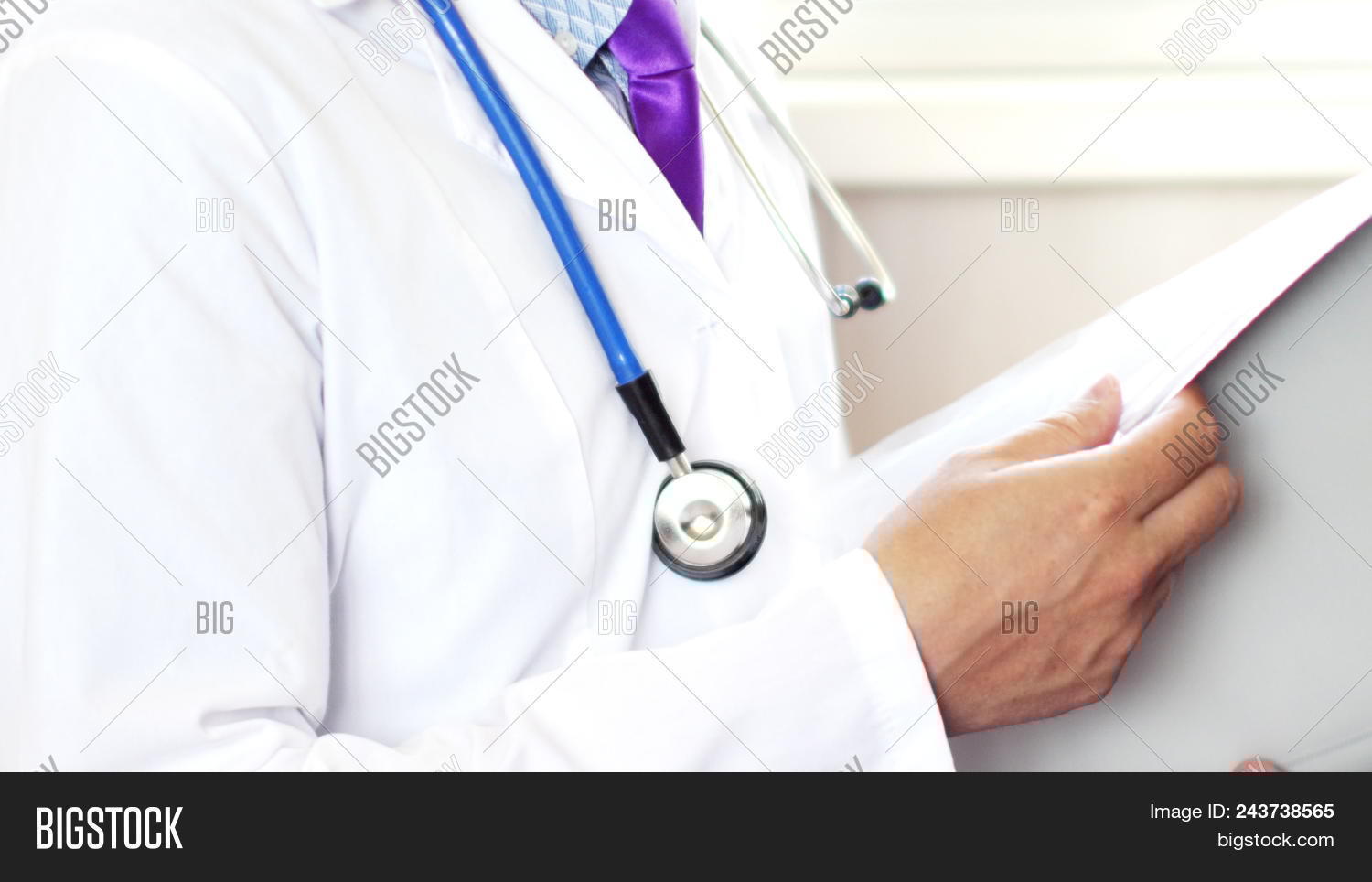 Medical Doctor Reading Image & Photo (Free Trial) | Bigstock