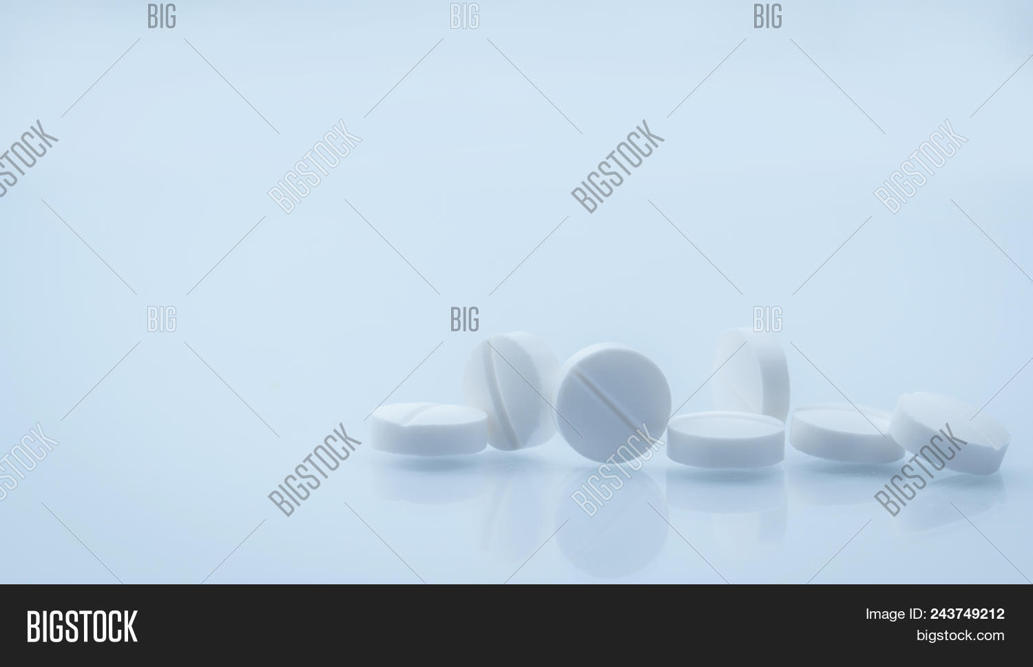 7 White Round Tablets Image & Photo (Free Trial) | Bigstock