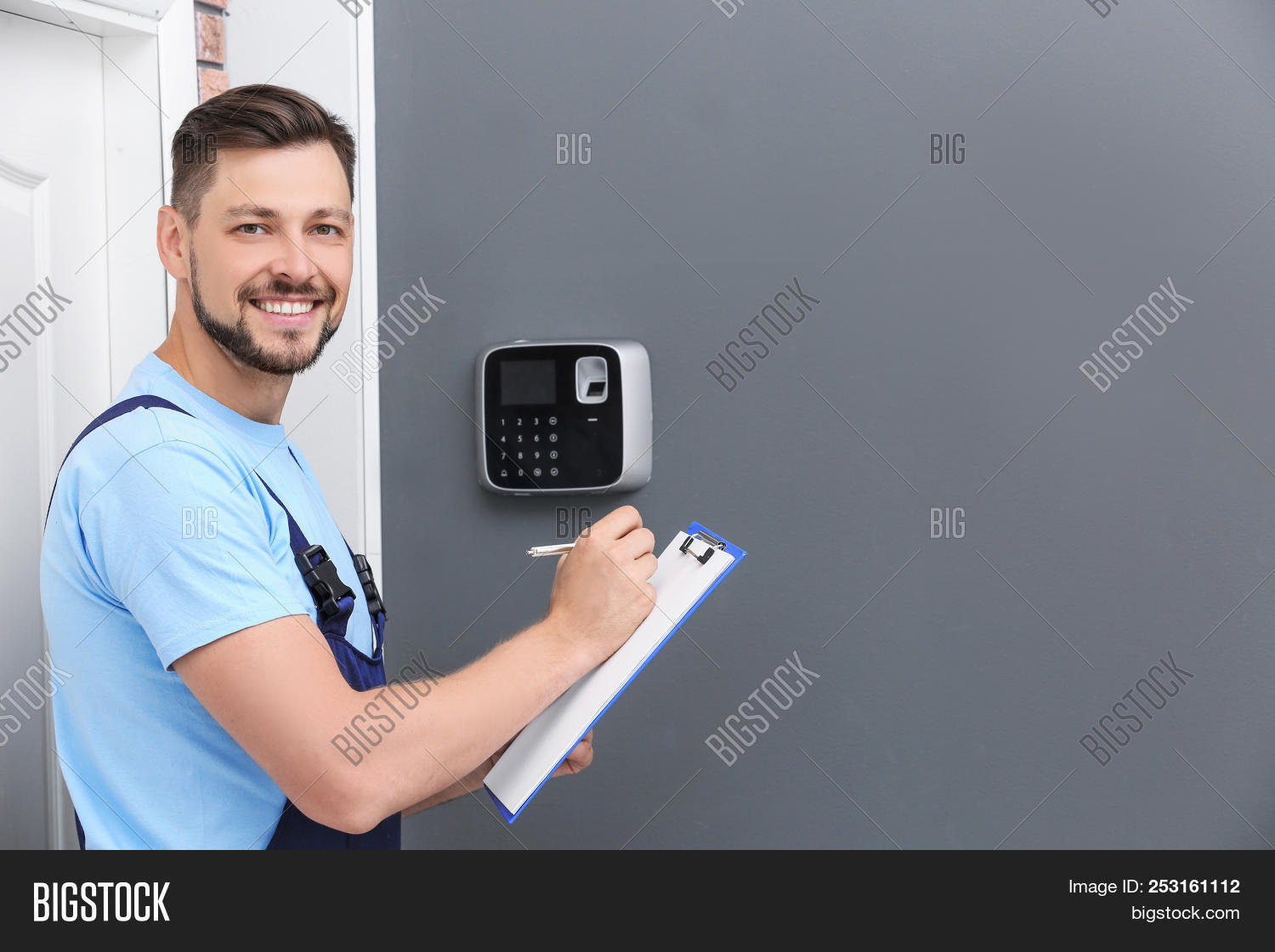 Male Technician Image & Photo (Free Trial) | Bigstock
