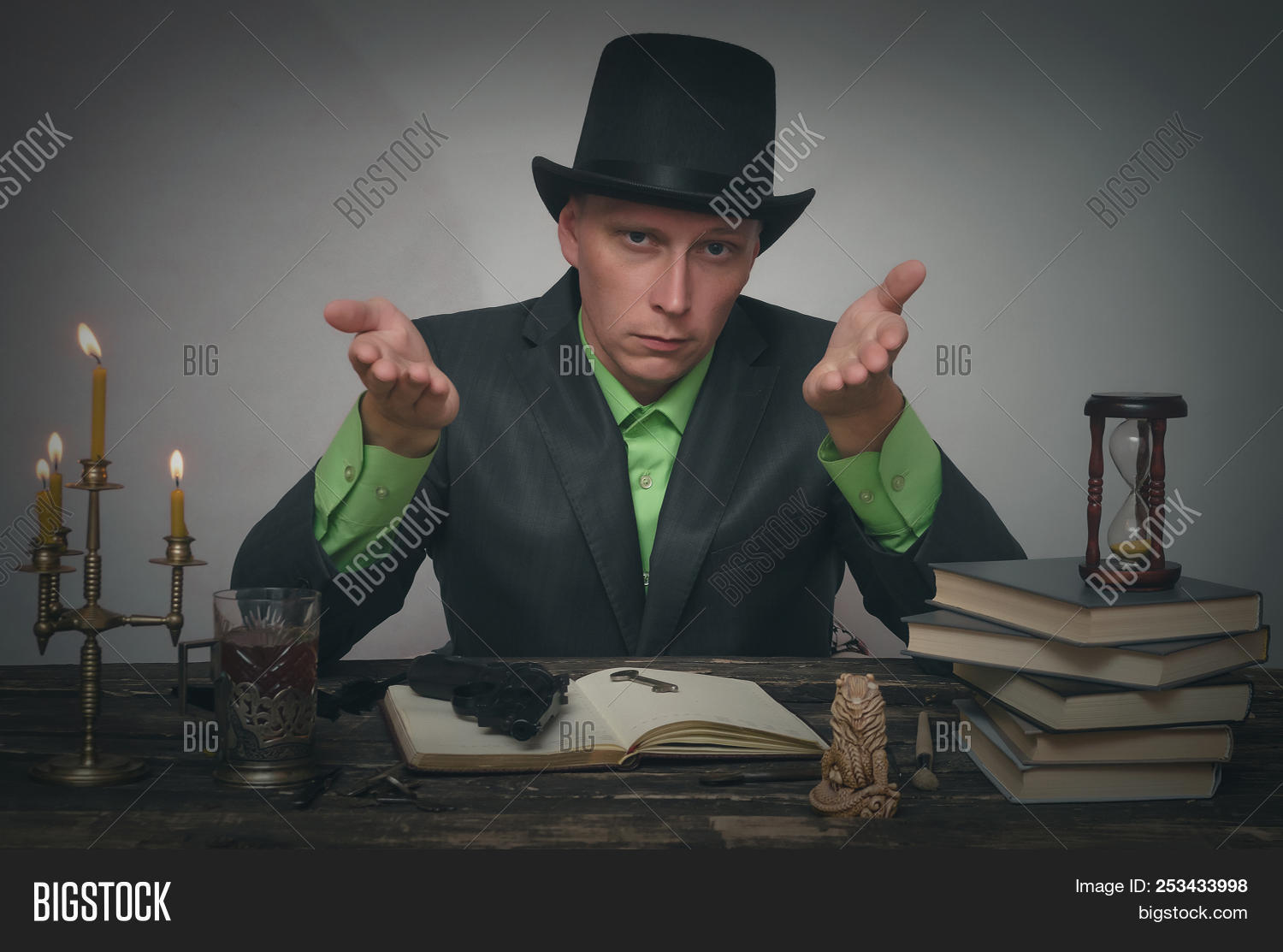 Severe Detective Agent Image & Photo (Free Trial) | Bigstock
