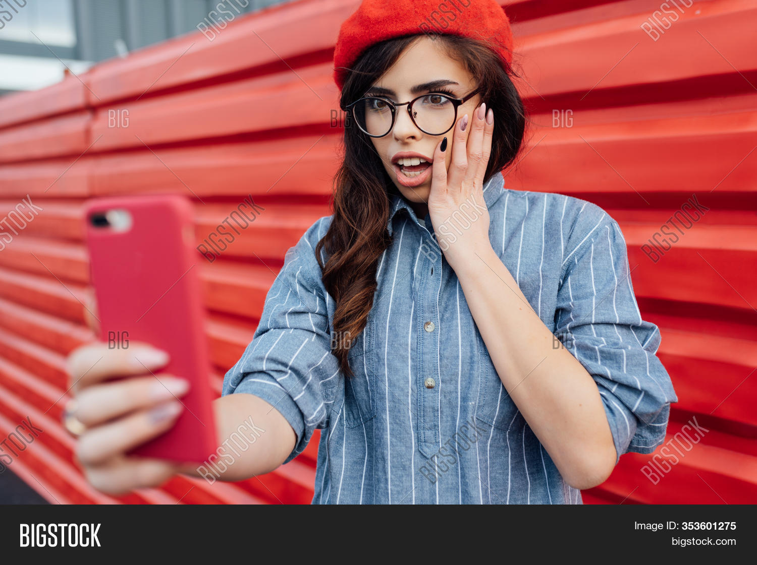 Schoked Young Woman Image & Photo (Free Trial) | Bigstock