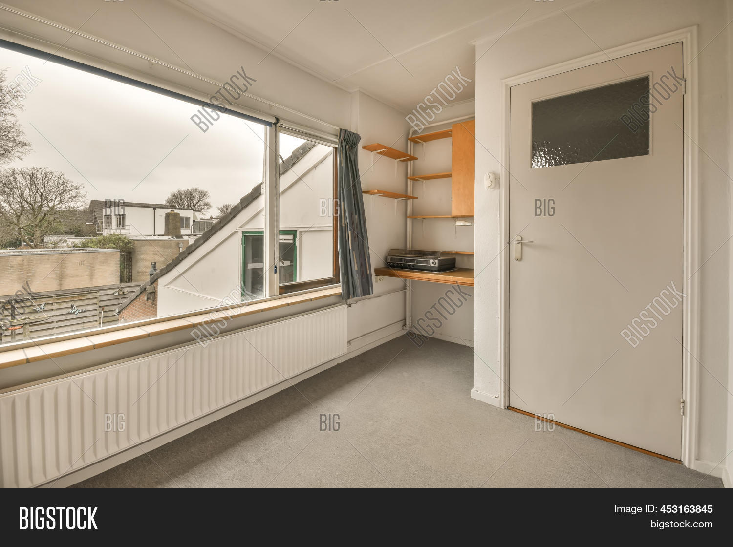 Small Empty Room Image & Photo (Free Trial) | Bigstock