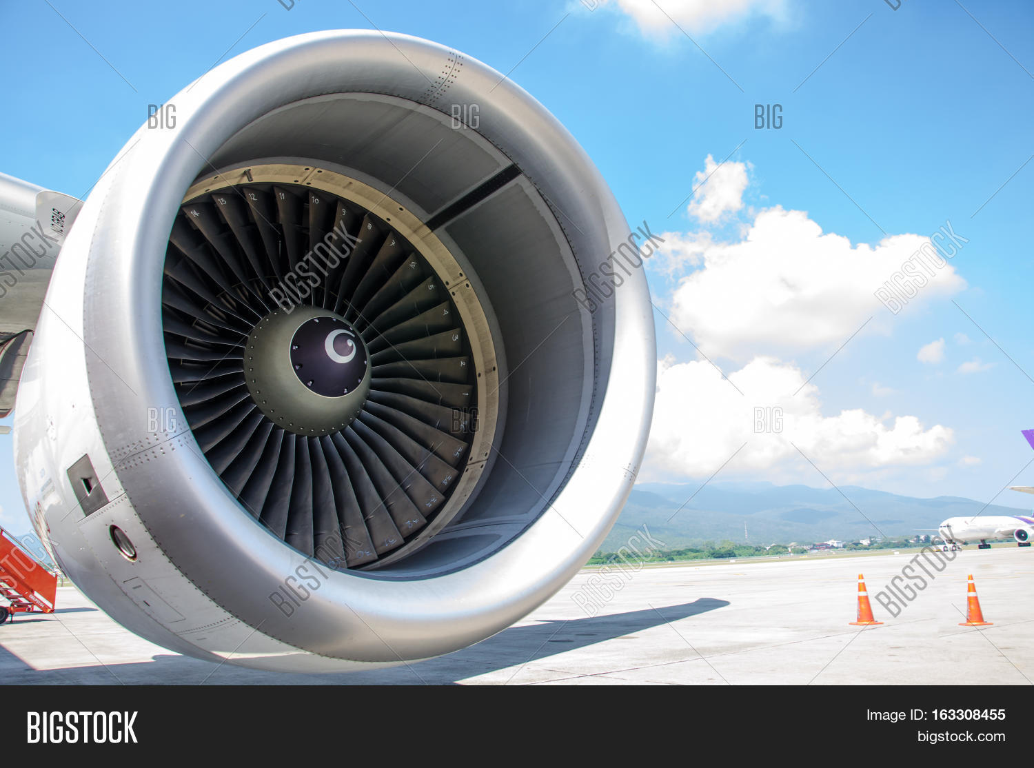 Close Aeroplane Engine Image & Photo (Free Trial) | Bigstock