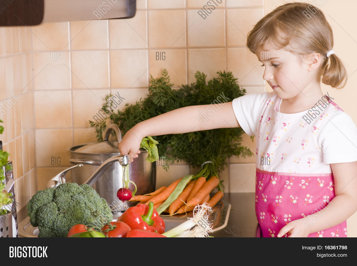 Little Girl Helping Image & Photo (Free Trial) | Bigstock