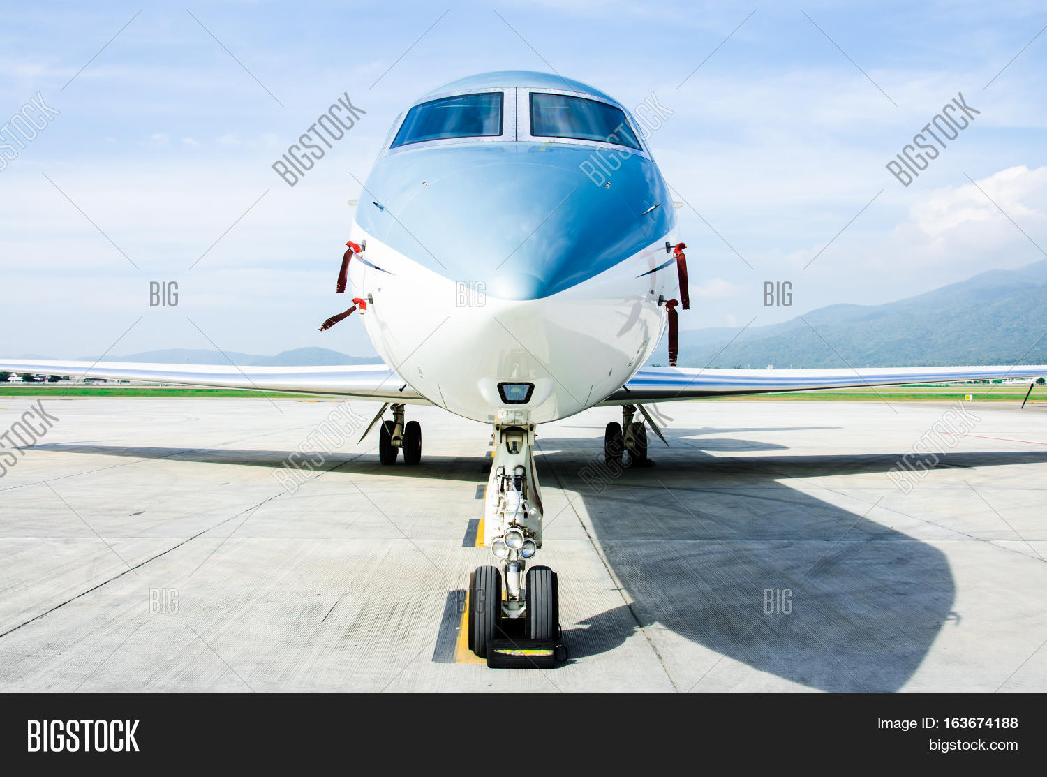 Close Front Small Image & Photo (Free Trial) | Bigstock