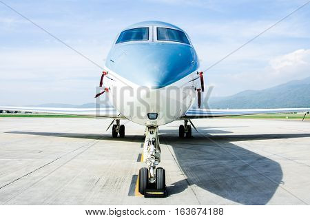 Close Front Small Image & Photo (Free Trial) | Bigstock