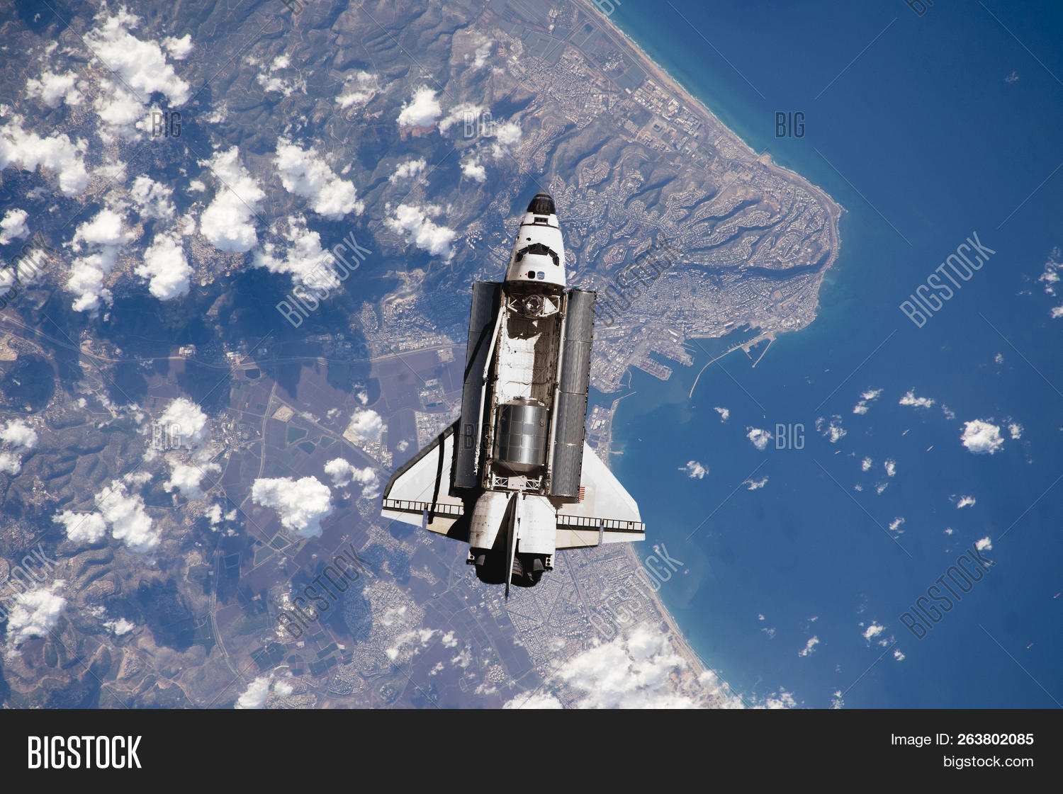 Space Ship Shuttle Image & Photo (Free Trial) | Bigstock