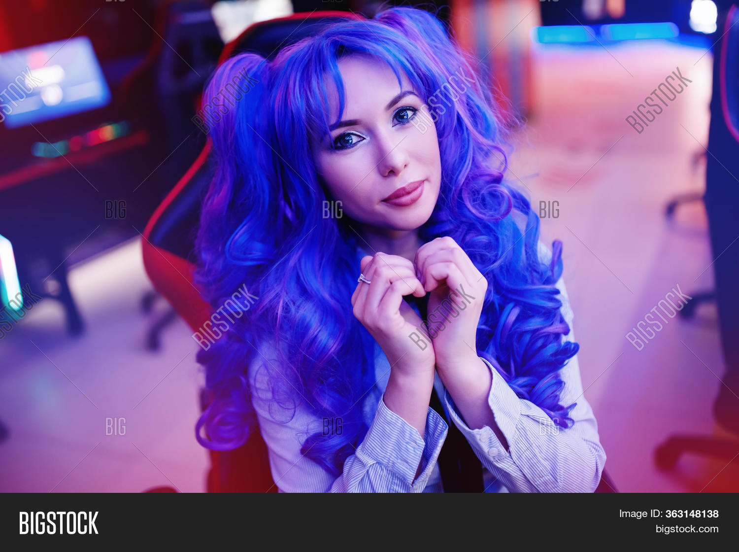 Streamer Beautiful Image & Photo (Free Trial) | Bigstock