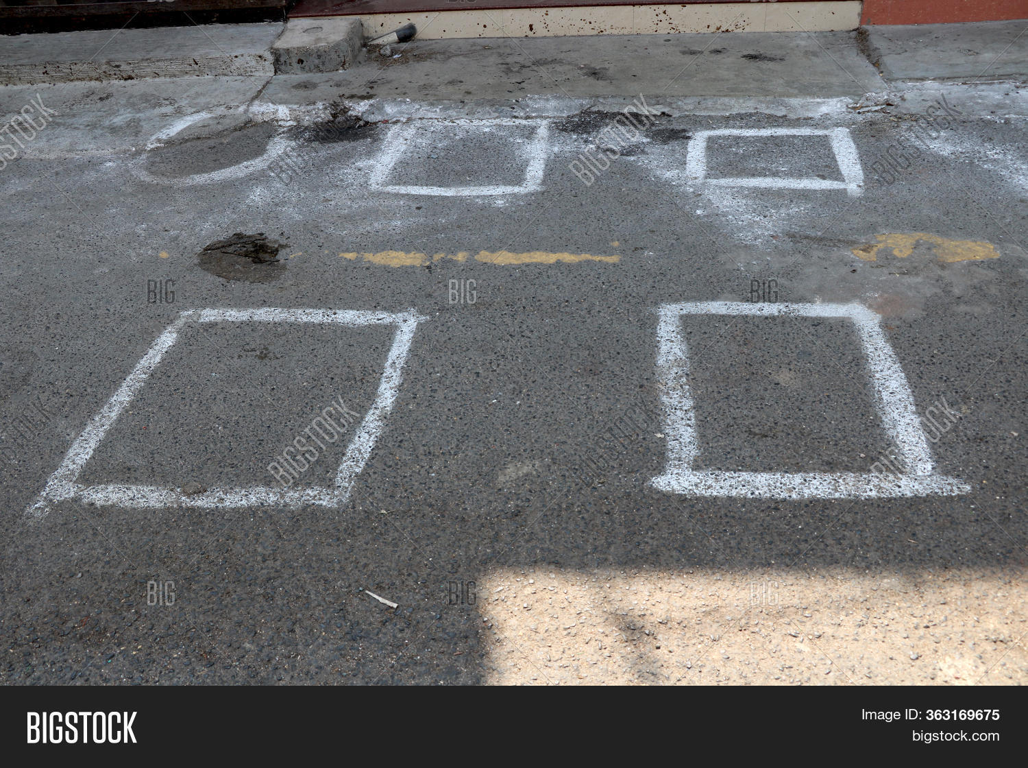 White Circle White Box Image & Photo (Free Trial) | Bigstock