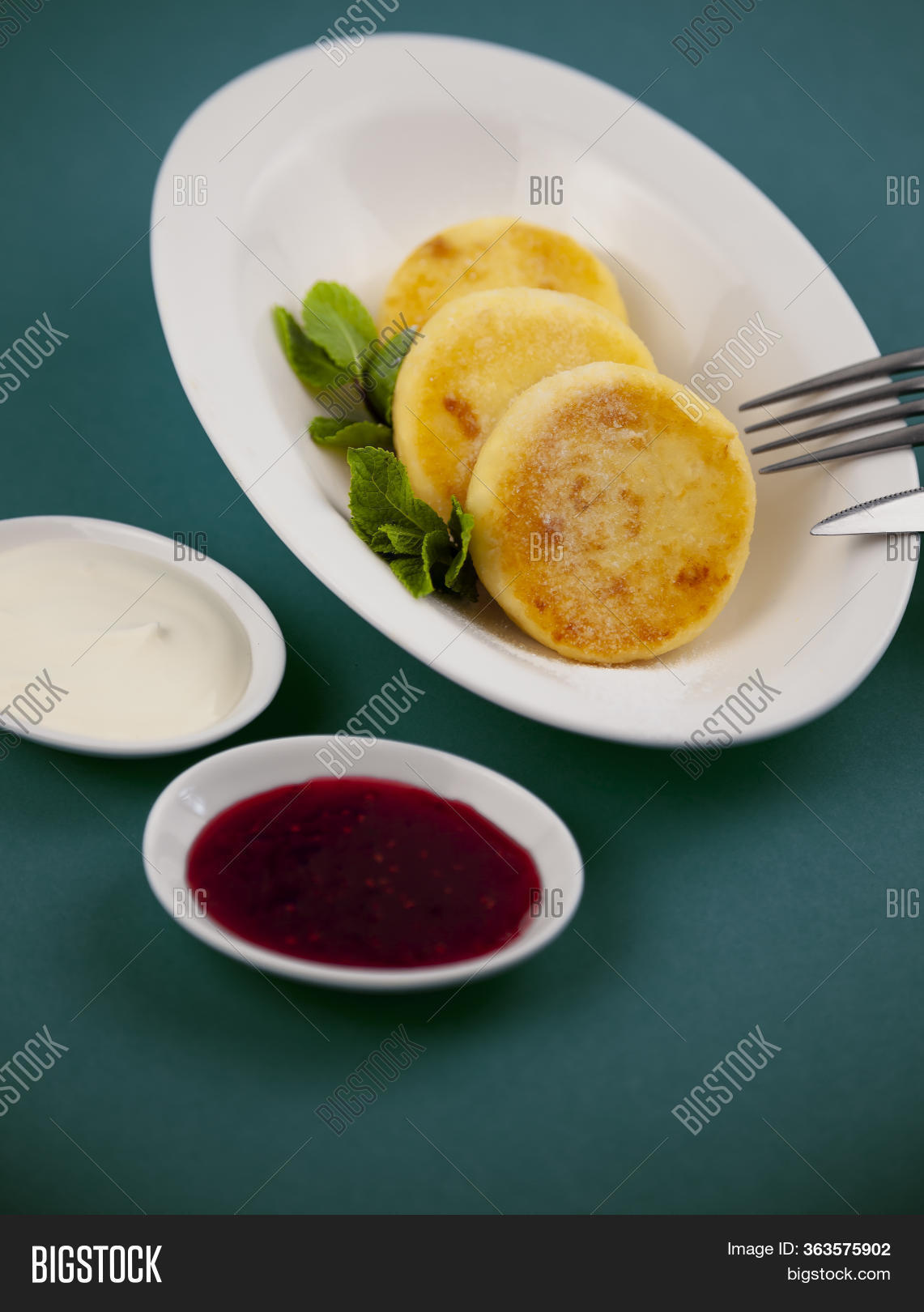 Round Curd Cheesecakes Image & Photo (Free Trial) | Bigstock