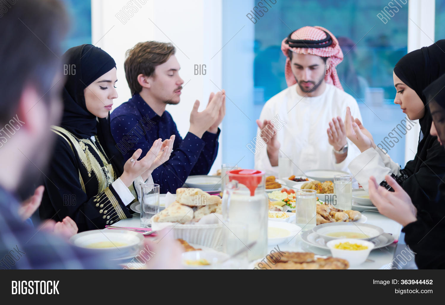 Eid Mubarak Muslim Image & Photo (Free Trial) | Bigstock