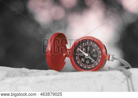 Round Compass On Image & Photo (Free Trial) | Bigstock