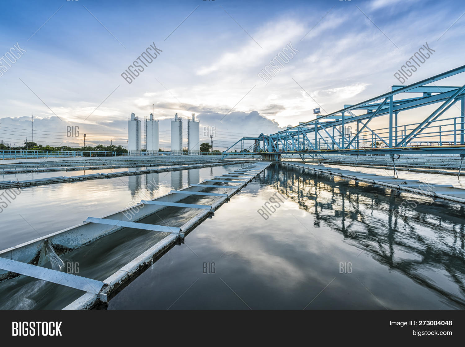 Solid Contact Image & Photo (Free Trial) | Bigstock