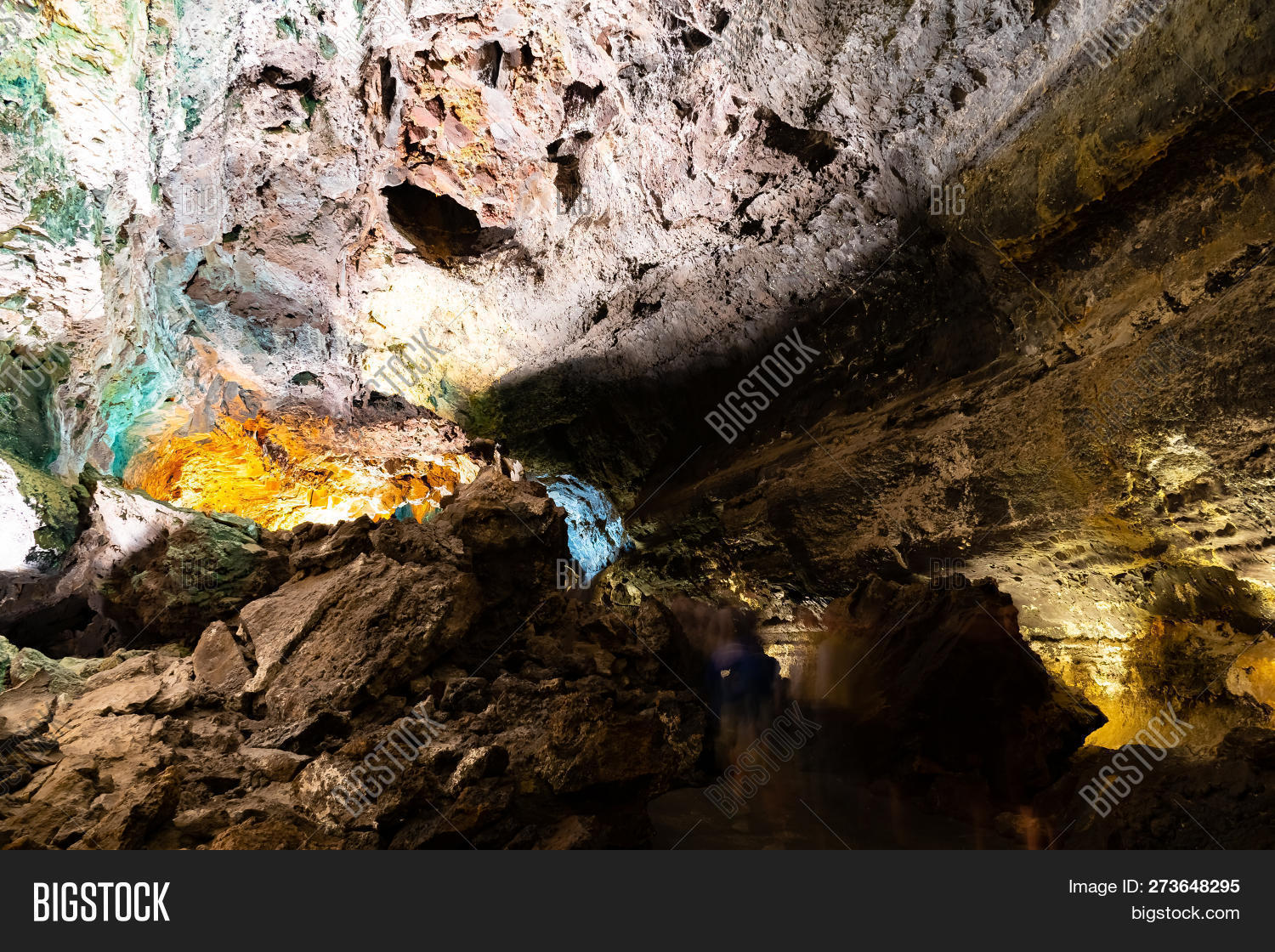 Water Optical Illusion Image & Photo (Free Trial) | Bigstock