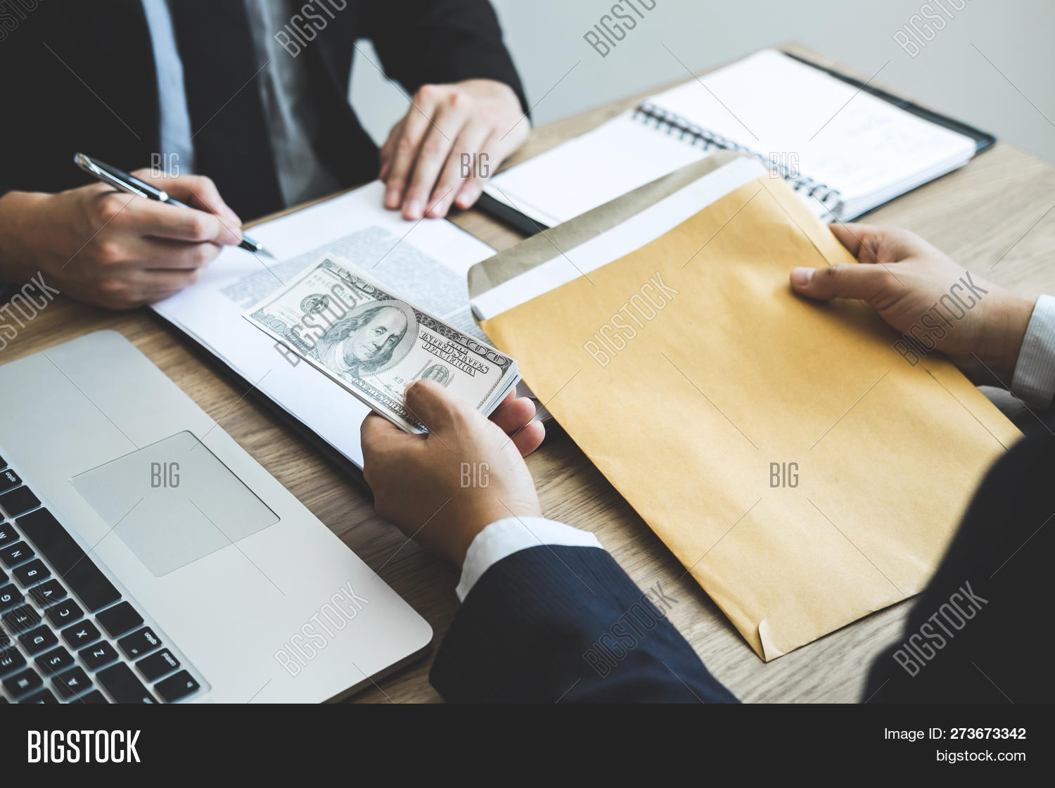 Dishonest Cheating Image & Photo (Free Trial) | Bigstock